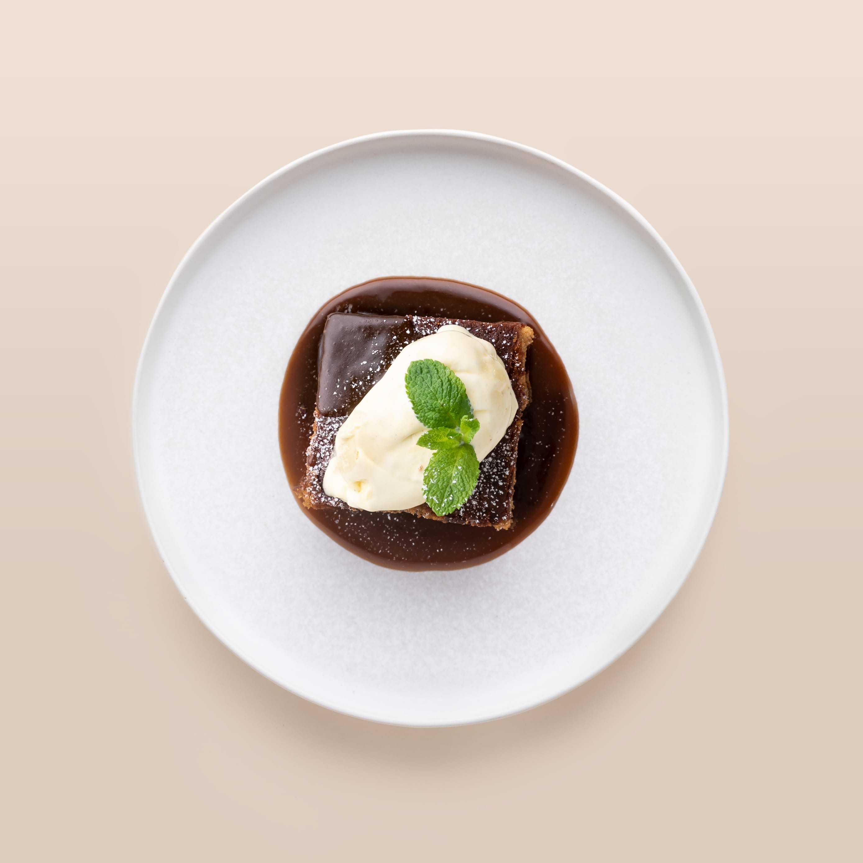 Sticky Treacle Toffee Pudding With Vanilla Ice Cream Recipe - yhangry