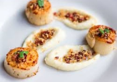 Caramelised Scallops With Cauliflower Purée & Pancetta Recipe - yhangry